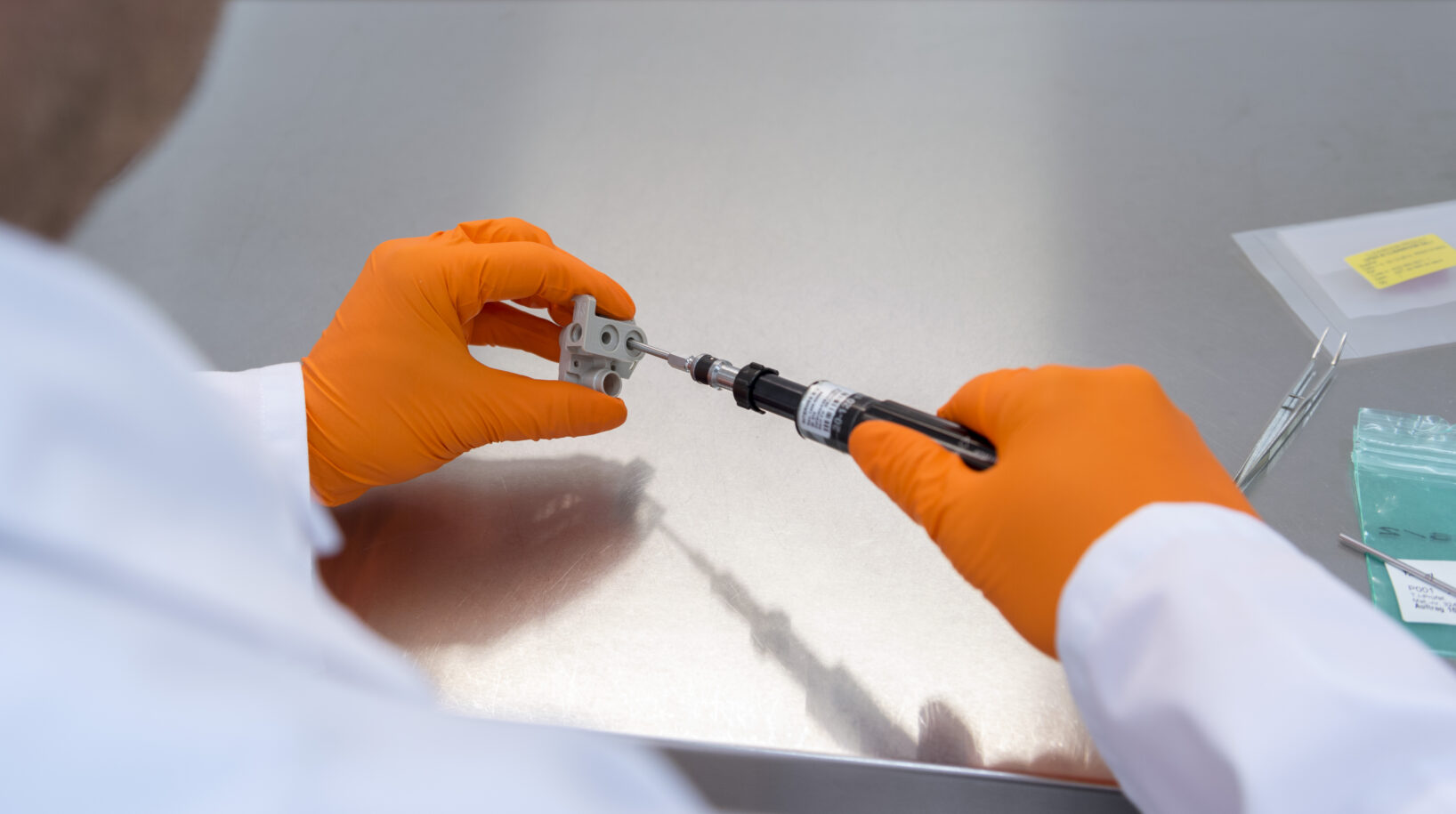 High-quality plastic components for the defense sector