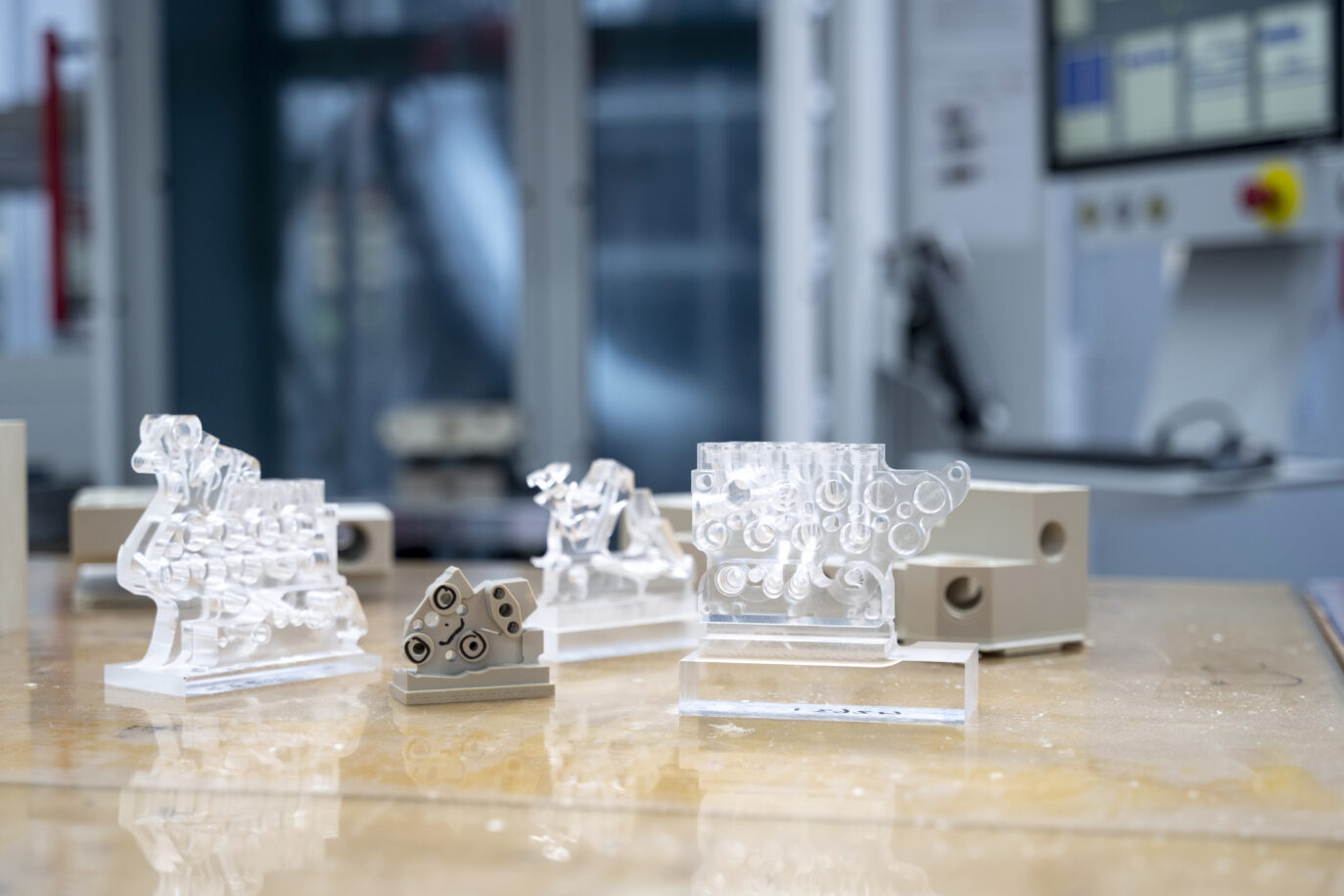 High-quality plastic components for the defense sector